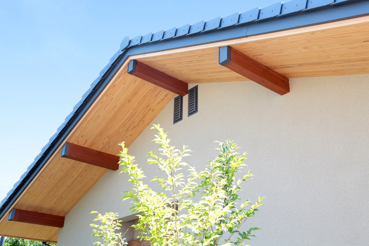 軒天 軒裏 とは？木目がおしゃれな施工例もご紹介 自然素材の注文住宅・デザイン住宅群馬県【高崎・前橋】で自然素材の注文住宅なら四季の住まい